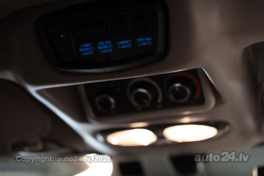 Black Chevrolet Express 2010 in Tallinn, with an engine capacity of 6.00 L and mileage of 77 thousand km for 30132 €, photo 17 on AUTOMOTO.COM.LV