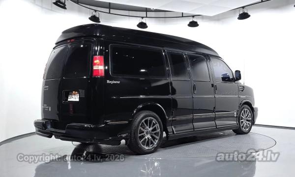 Black Chevrolet Express 2012 in Tallinn, with an engine capacity of 5.30 L and mileage of 176 thousand km for 25900 €, photo 3 on AUTOMOTO.COM.LV