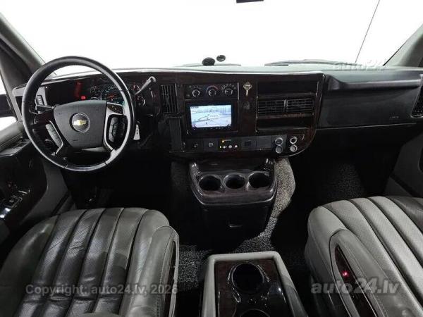 Melns Chevrolet Express 2013 Tallina, ar dzinēja tilpumu 5.30 L un nobraukumu 167 tūkst. km par 23900 €, foto 2 vietnē AUTOMOTO.COM.LV
