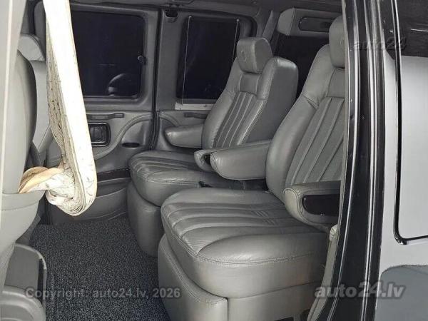 Melns Chevrolet Express 2013 Tallina, ar dzinēja tilpumu 5.30 L un nobraukumu 167 tūkst. km par 23900 €, foto 8 vietnē AUTOMOTO.COM.LV