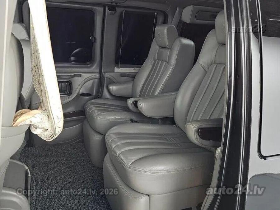 Black Chevrolet Express 2013 in Tallinn, with an engine capacity of 5.30 L and mileage of 167 thousand km for 23900 €, photo 8 on AUTOMOTO.COM.LV