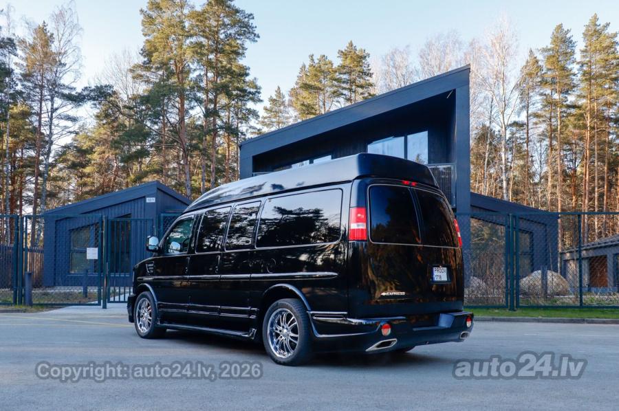 Melns Chevrolet Express 2013 Tallina, ar dzinēja tilpumu 5.30 L un nobraukumu 58 tūkst. km par 37900 €, foto 4 vietnē AUTOMOTO.COM.LV