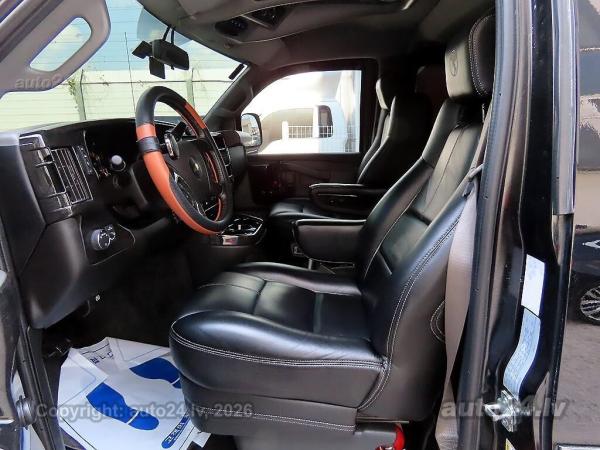 Black Chevrolet Express 2018 in Tallinn, with an engine capacity of 6.00 L and mileage of 30 thousand km for 49900 €, photo 5 on AUTOMOTO.COM.LV