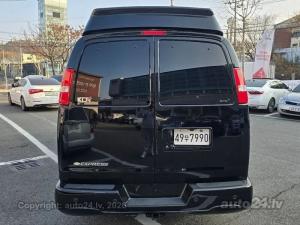 Black Chevrolet Express 2019 in Tallinn, with an engine capacity of 6.00 L and mileage of 47 thousand km for 49900 €, photo 3 on AUTOMOTO.COM.LV