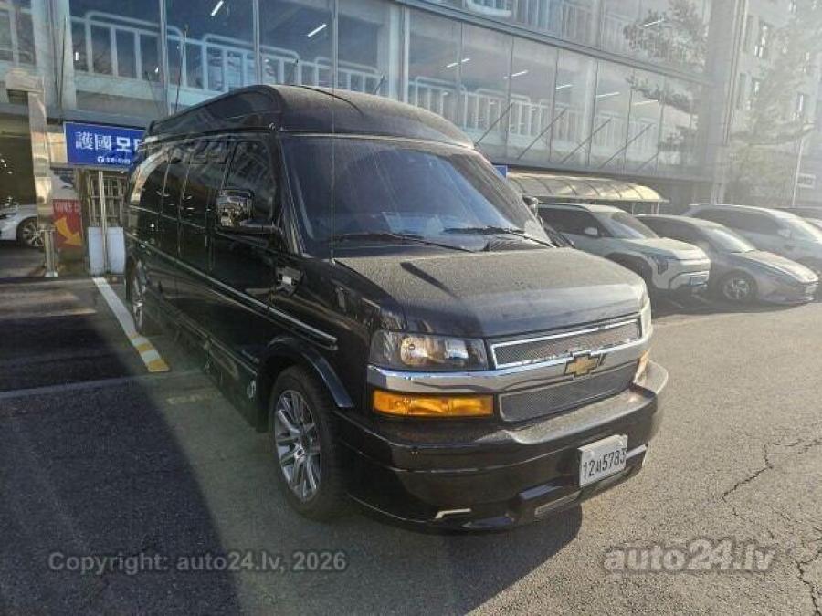 Black Chevrolet Express 2020 in Tallinn, with an engine capacity of 6.00 L and mileage of 25 thousand km for 69900 €, photo 2 on AUTOMOTO.COM.LV
