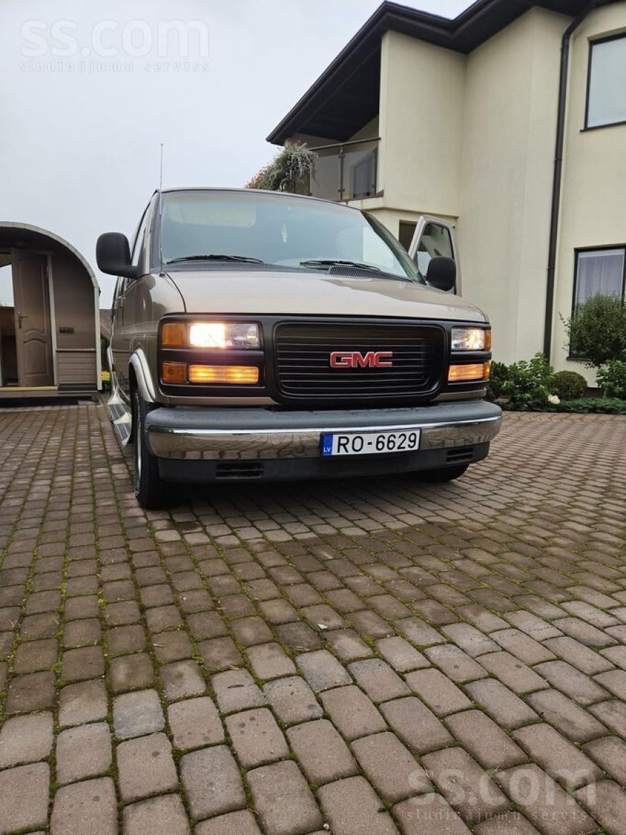 Brown Chevrolet Express 1999 in Riga, with an engine capacity of 5.70 L and mileage of 113 thousand km for 13500 €, photo 1 on AUTOMOTO.COM.LV