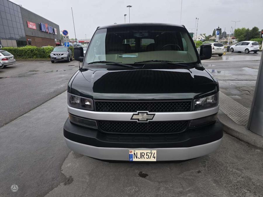 Zaļš Chevrolet Express 2004 Panevēža, ar dzinēja tilpumu 5.30 L un nobraukumu 163 tūkst. km par 10200 €, foto 3 vietnē AUTOMOTO.COM.LV