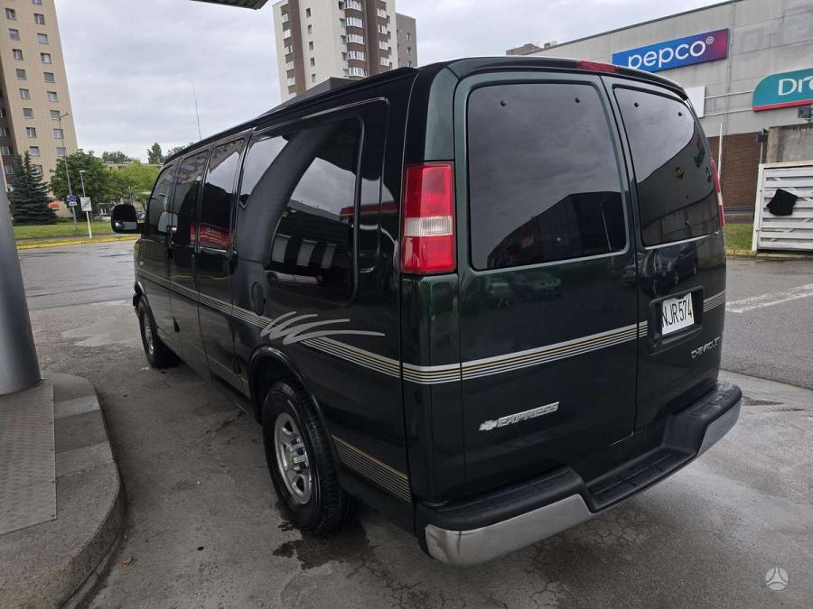 Zaļš Chevrolet Express 2004 Panevēža, ar dzinēja tilpumu 5.30 L un nobraukumu 163 tūkst. km par 10200 €, foto 7 vietnē AUTOMOTO.COM.LV