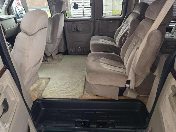 Green Chevrolet Express 2004 in Panevezys, with an engine capacity of 5.30 L and mileage of 163 thousand km for 10200 €, photo 7 on AUTOMOTO.COM.LV