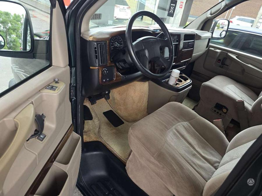 Zaļš Chevrolet Express 2004 Panevēža, ar dzinēja tilpumu 5.30 L un nobraukumu 163 tūkst. km par 10200 €, foto 12 vietnē AUTOMOTO.COM.LV