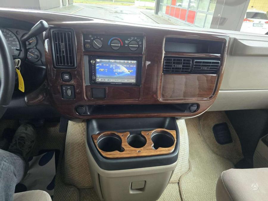 Zaļš Chevrolet Express 2004 Panevēža, ar dzinēja tilpumu 5.30 L un nobraukumu 163 tūkst. km par 10200 €, foto 13 vietnē AUTOMOTO.COM.LV