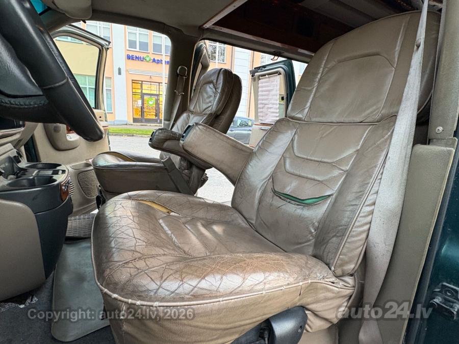 Zaļš Chevrolet Express 1997 Rapla, ar dzinēja tilpumu 5.70 L un nobraukumu 247 tūkst. km par 5000 €, foto 8 vietnē AUTOMOTO.COM.LV
