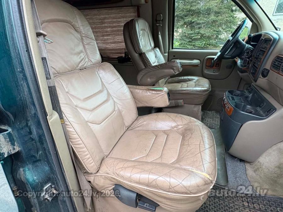 Green Chevrolet Express 1997 in Jogeva, with an engine capacity of 5.70 L and mileage of 0 thousand km for 5000 €, photo 16 on AUTOMOTO.COM.LV
