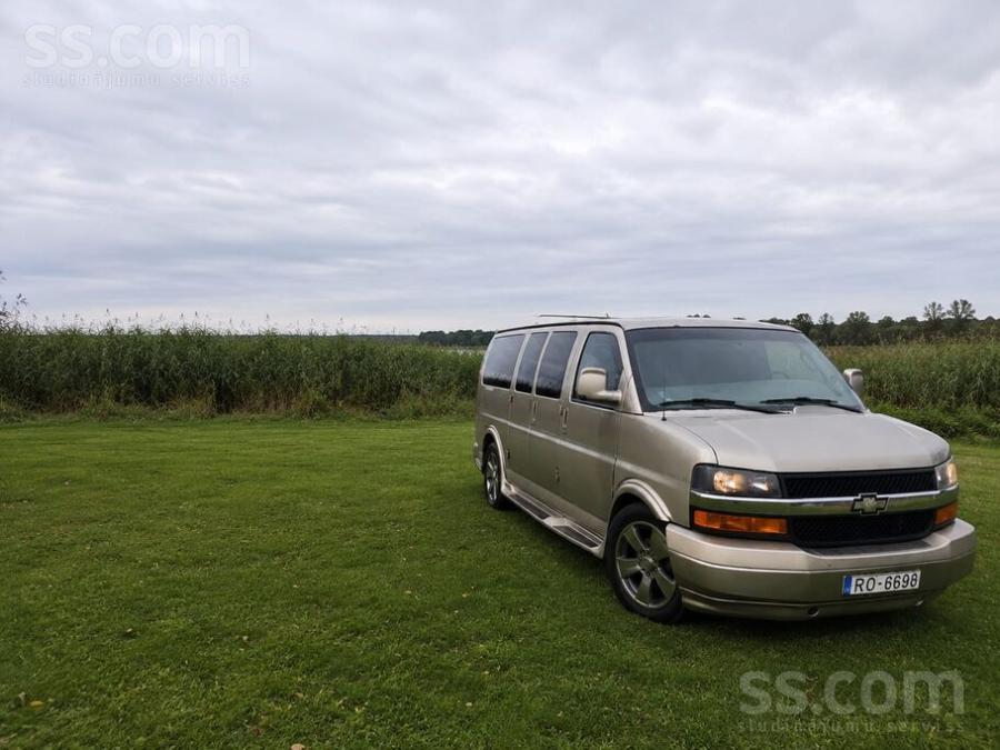 Grey Chevrolet Express 2004 in Riga, with an engine capacity of 4.30 L and mileage of 207 thousand km for 14500 €, photo 3 on AUTOMOTO.COM.LV