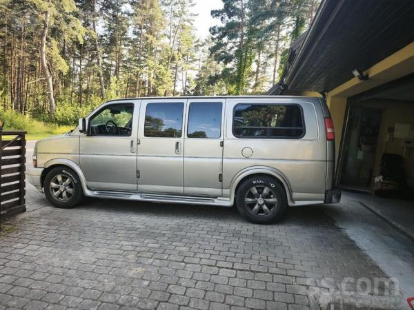 Grey Chevrolet Express 2004 in Riga, with an engine capacity of 4.30 L and mileage of 207 thousand km for 12500 €, photo 1 on AUTOMOTO.COM.LV