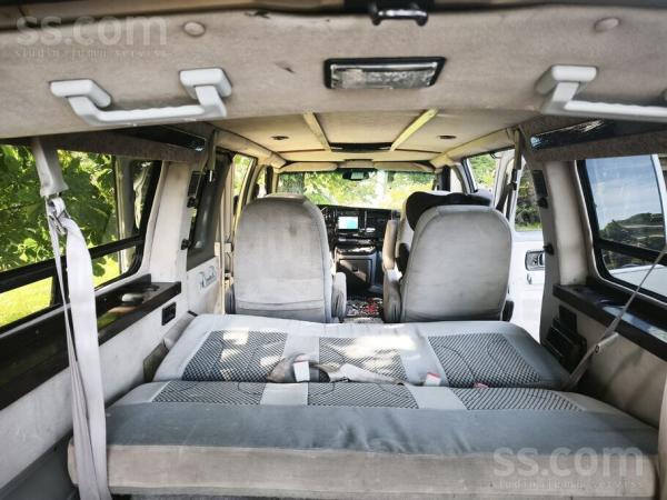 Grey Chevrolet Express 2004 in Riga, with an engine capacity of 4.30 L and mileage of 207 thousand km for 12500 €, photo 8 on AUTOMOTO.COM.LV