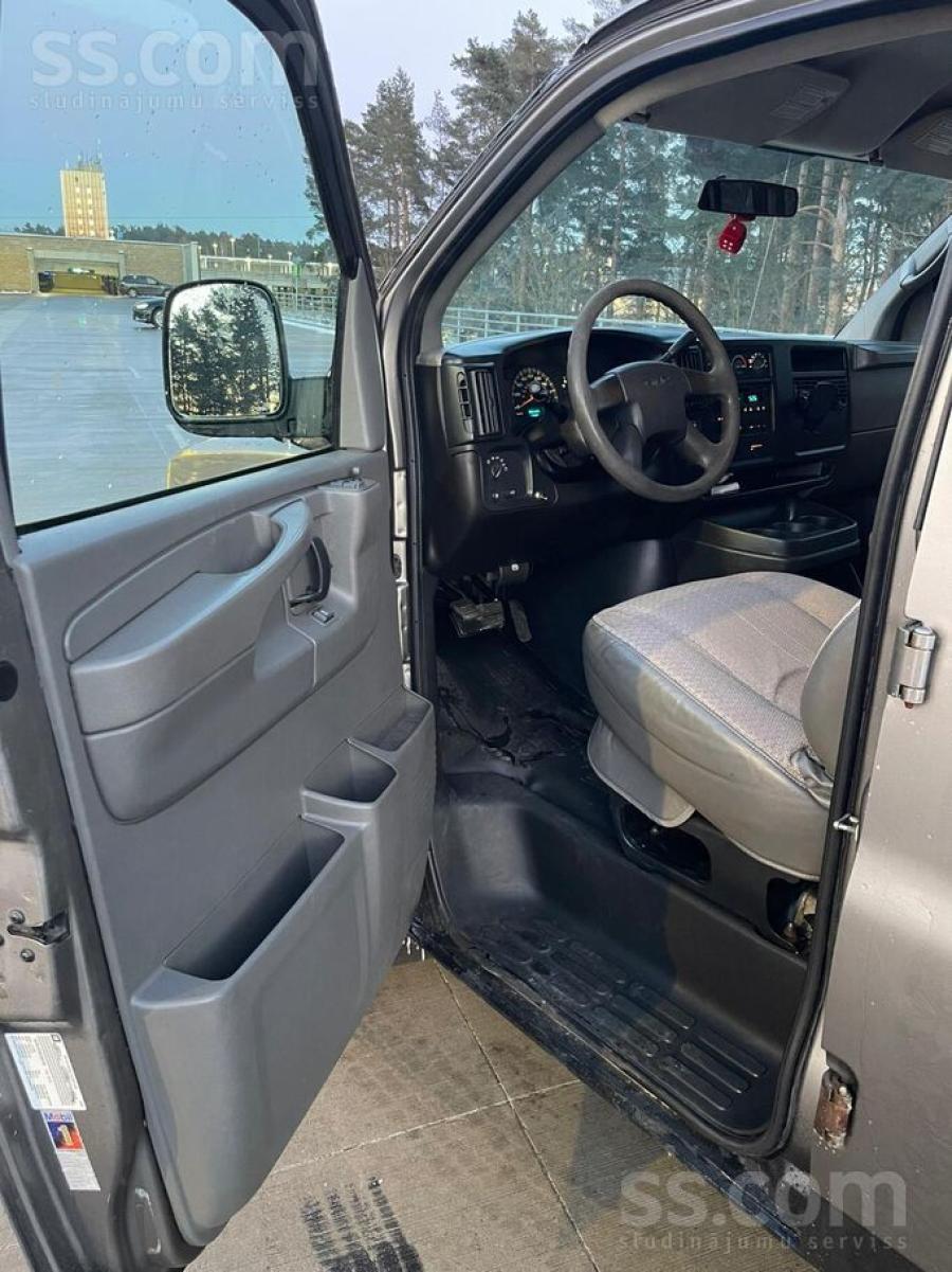Grey Chevrolet Express 2007 in Riga, with an engine capacity of 5.30 L and mileage of 266 thousand km for 7500 €, photo 10 on AUTOMOTO.COM.LV