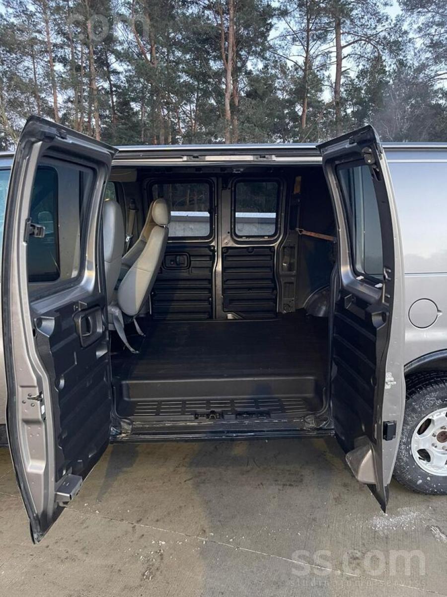 Grey Chevrolet Express 2007 in Riga, with an engine capacity of 5.30 L and mileage of 266 thousand km for 7500 €, photo 12 on AUTOMOTO.COM.LV