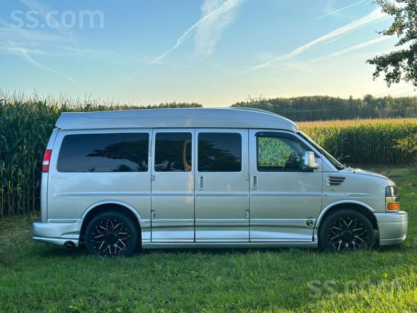 Grey Chevrolet Express 2014 in Riga, with an engine capacity of 5.30 L and mileage of 70 thousand km for 39990 €, photo 4 on AUTOMOTO.COM.LV