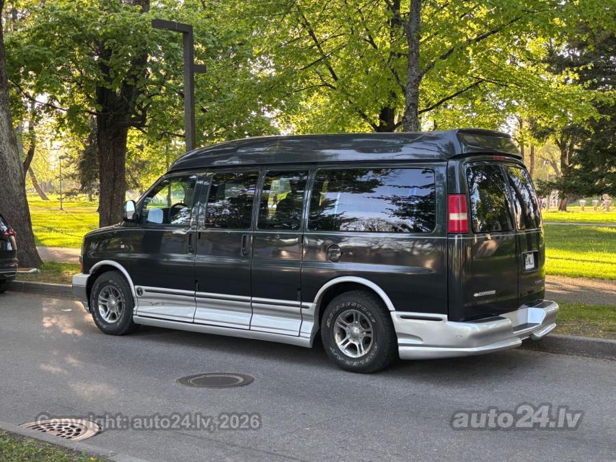 Pelēks Chevrolet Express 2003 Tallina, ar dzinēja tilpumu 5.30 L un nobraukumu 125 tūkst. km par 18500 €, foto 3 vietnē AUTOMOTO.COM.LV