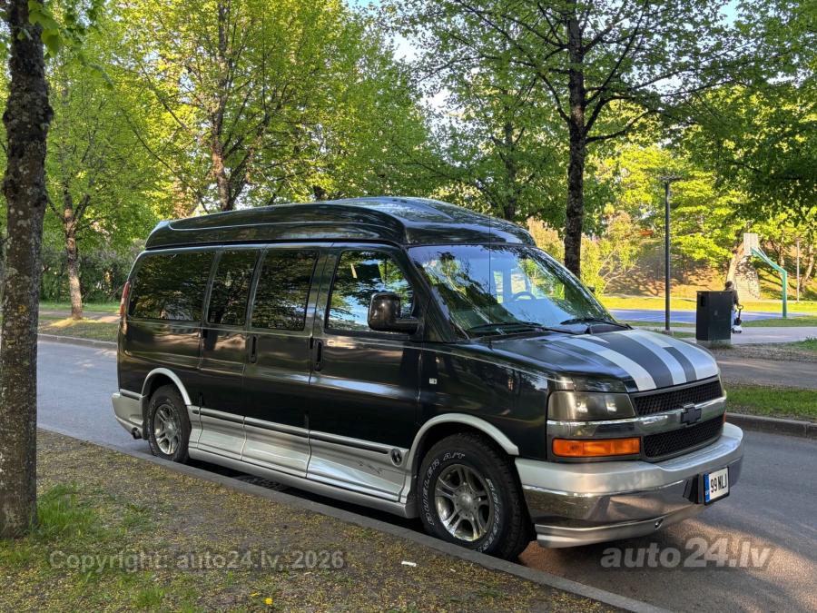 Pelēks Chevrolet Express 2003 Tallina, ar dzinēja tilpumu 5.30 L un nobraukumu 125 tūkst. km par 18500 €, foto 4 vietnē AUTOMOTO.COM.LV