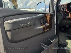 Pelēks Chevrolet Express 2006 Tallina, ar dzinēja tilpumu 5.30 L un nobraukumu 111 tūkst. km par 15255 €, foto 9 vietnē AUTOMOTO.COM.LV