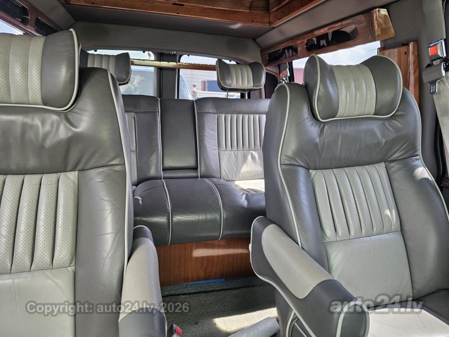 Pelēks Chevrolet Express 2006 Tallina, ar dzinēja tilpumu 5.30 L un nobraukumu 111 tūkst. km par 15255 €, foto 12 vietnē AUTOMOTO.COM.LV