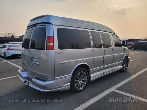 Pelēks Chevrolet Express 2012 Tallina, ar dzinēja tilpumu 5.30 L un nobraukumu 138 tūkst. km par 25900 €, foto 4 vietnē AUTOMOTO.COM.LV