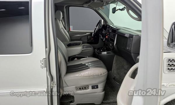 Pelēks Chevrolet Express 2012 Tallina, ar dzinēja tilpumu 5.30 L un nobraukumu 138 tūkst. km par 25900 €, foto 6 vietnē AUTOMOTO.COM.LV