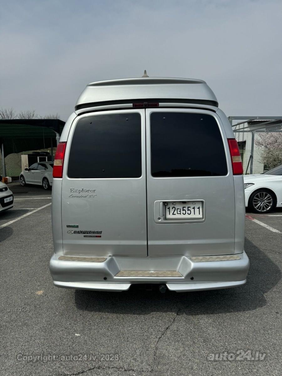 Grey Chevrolet Express 2012 in Tallinn, with an engine capacity of 5.30 L and mileage of 213 thousand km for 21900 €, photo 5 on AUTOMOTO.COM.LV