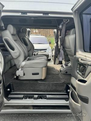 Grey Chevrolet Express 2012 in Tallinn, with an engine capacity of 5.30 L and mileage of 213 thousand km for 21900 €, photo 6 on AUTOMOTO.COM.LV