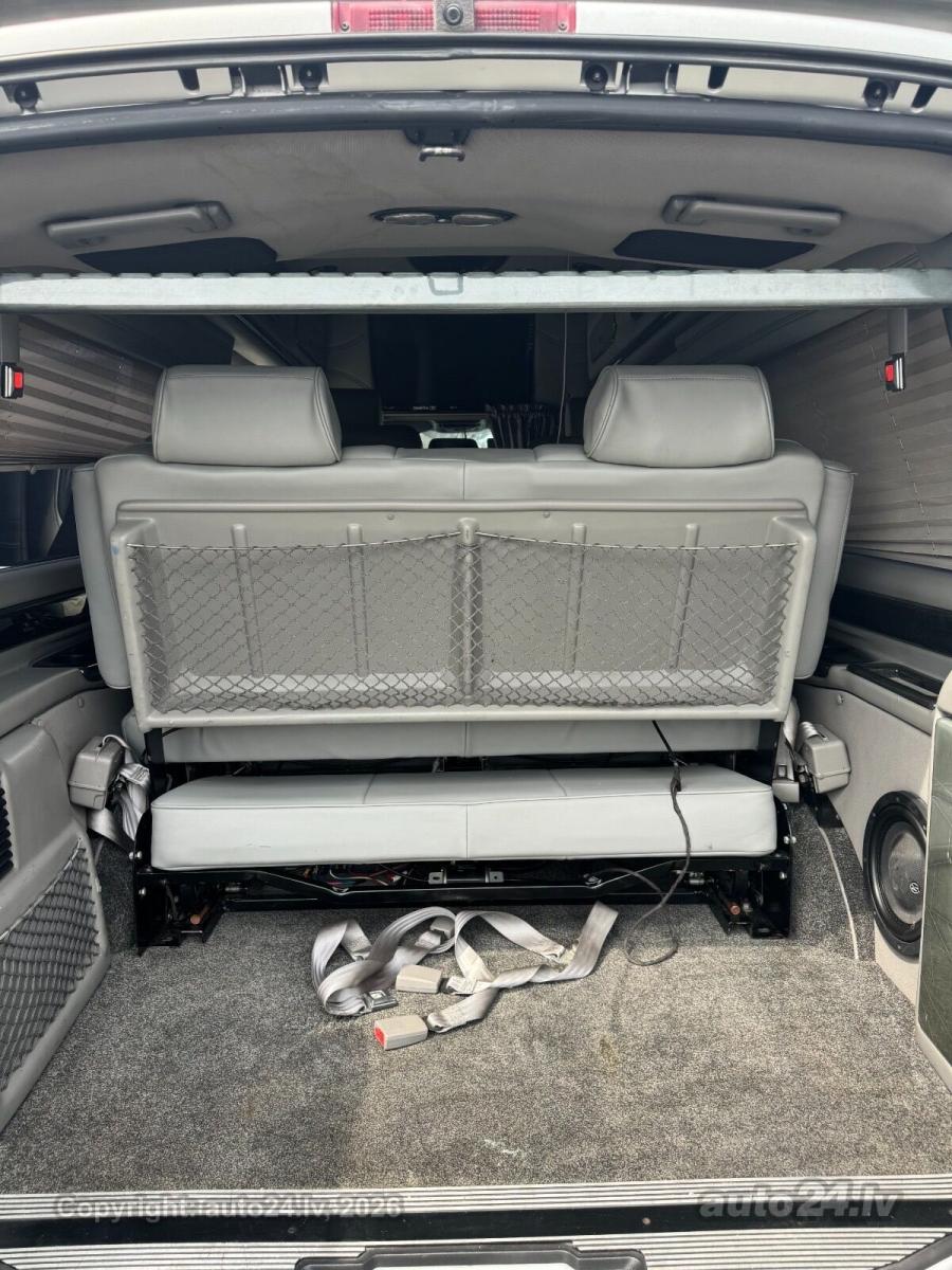 Grey Chevrolet Express 2012 in Tallinn, with an engine capacity of 5.30 L and mileage of 213 thousand km for 21900 €, photo 7 on AUTOMOTO.COM.LV
