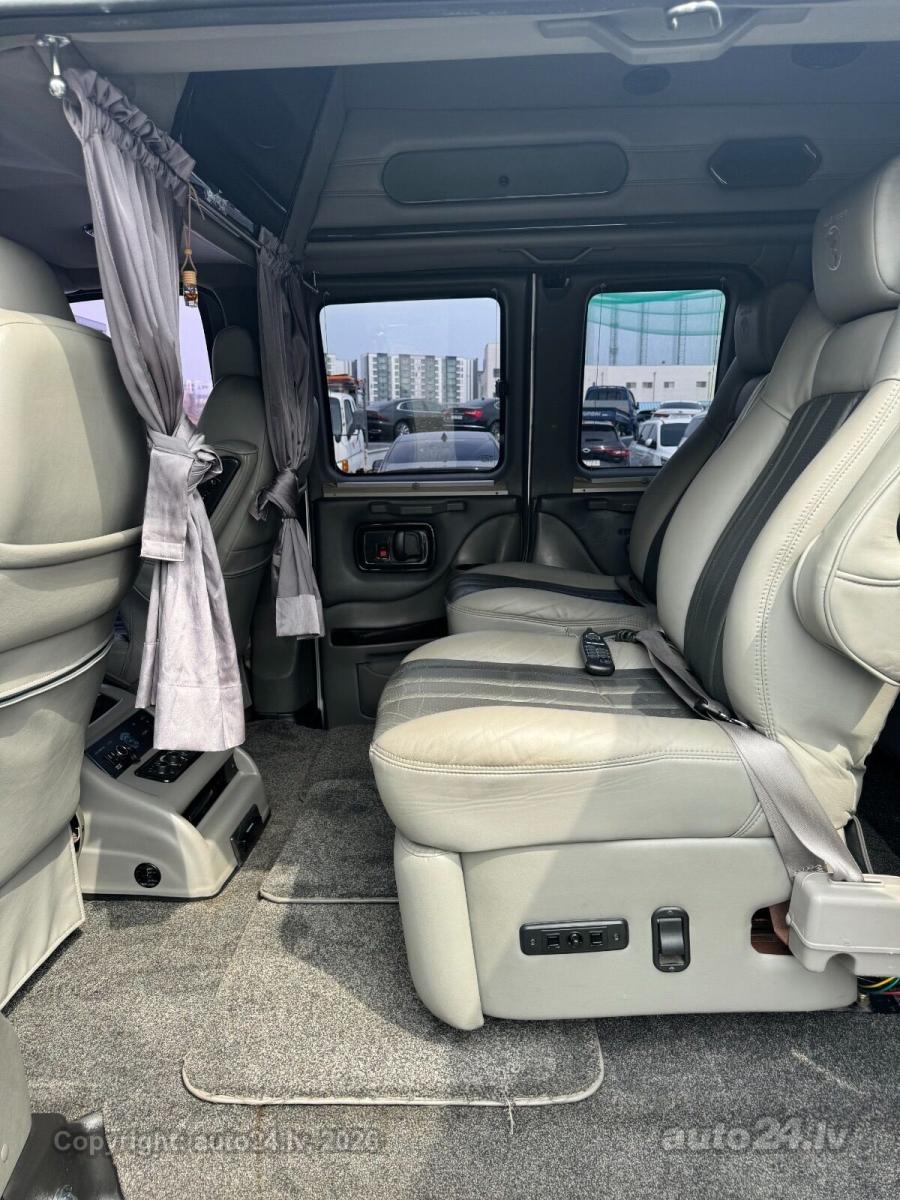 Grey Chevrolet Express 2012 in Tallinn, with an engine capacity of 5.30 L and mileage of 213 thousand km for 21900 €, photo 8 on AUTOMOTO.COM.LV