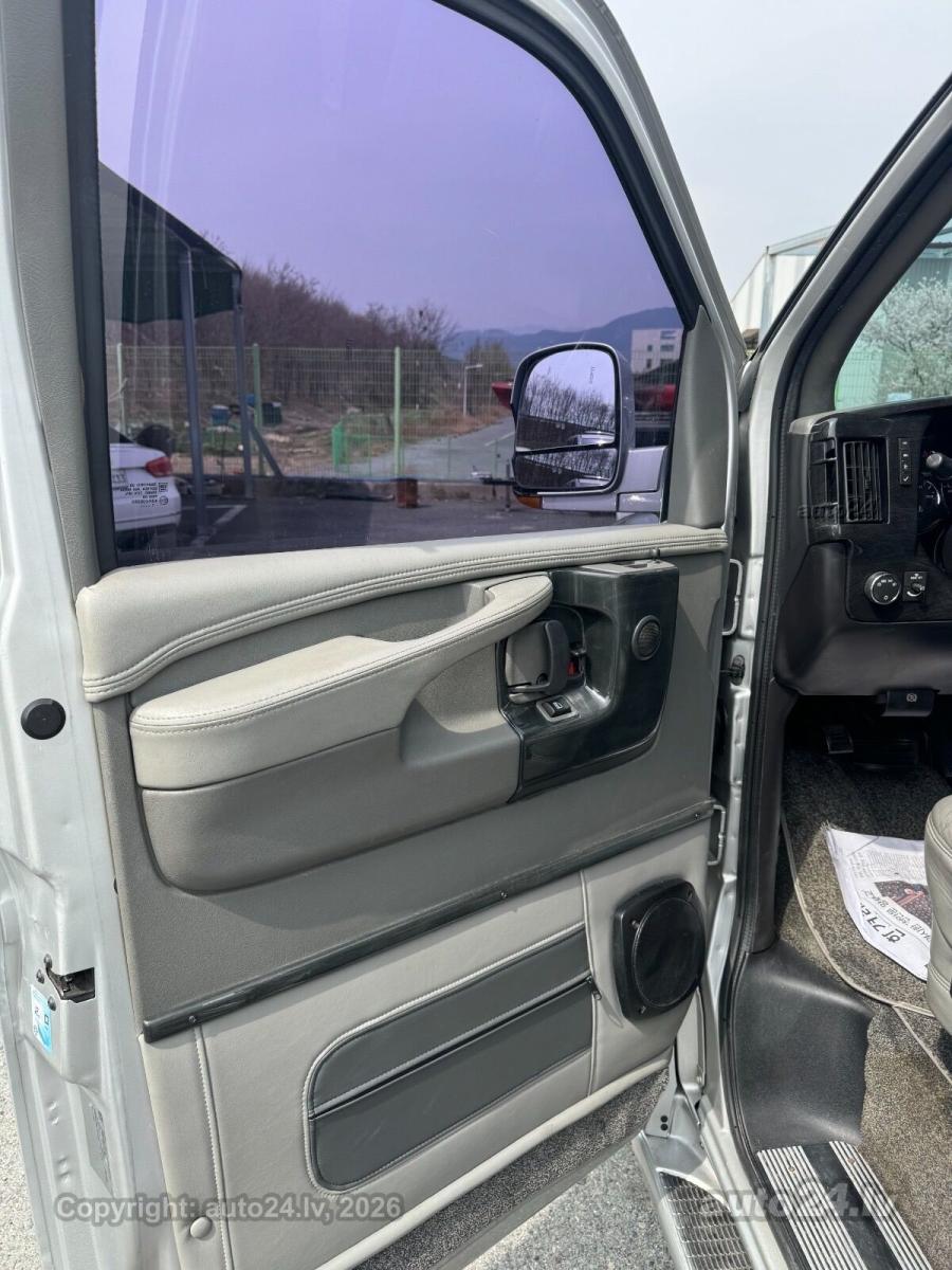 Grey Chevrolet Express 2012 in Tallinn, with an engine capacity of 5.30 L and mileage of 213 thousand km for 21900 €, photo 9 on AUTOMOTO.COM.LV