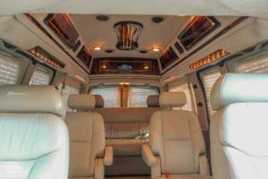 Chevrolet Express 2005 in Klaipeda, with an engine capacity of 5.30 L and mileage of 250 thousand km for 15000 €, photo 8 on AUTOMOTO.COM.LV