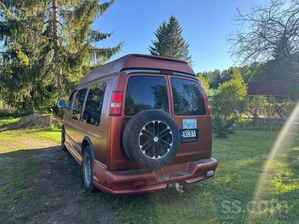 Orange Chevrolet Express 2004 in Riga, with an engine capacity of 5.30 L and mileage of 157 thousand km for 7000 €, photo 3 on AUTOMOTO.COM.LV