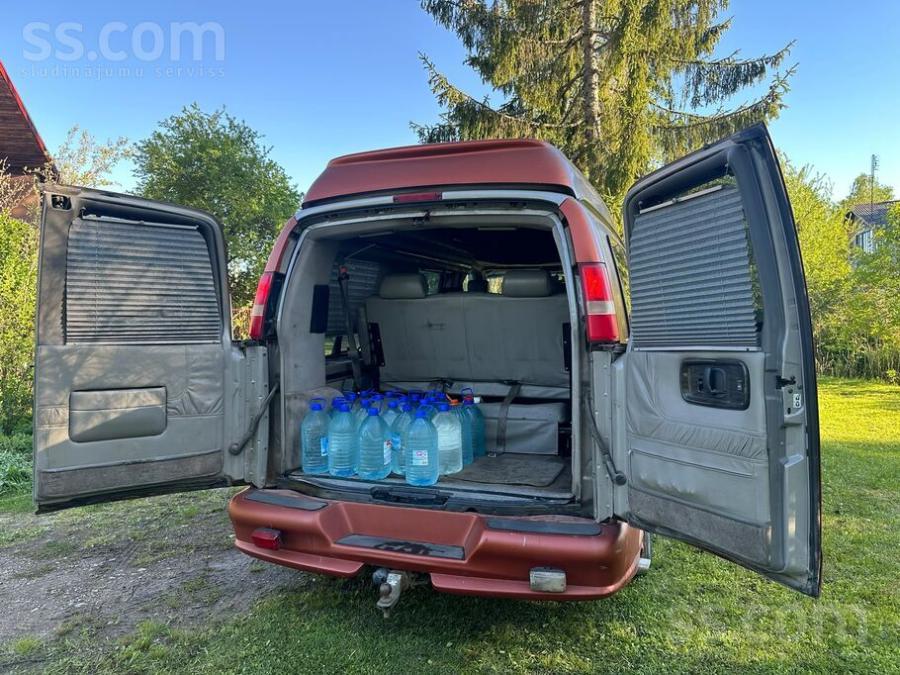 Orange Chevrolet Express 2004 in Riga, with an engine capacity of 5.30 L and mileage of 157 thousand km for 7000 €, photo 5 on AUTOMOTO.COM.LV