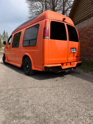 Orange Chevrolet Express 1997 in Tartu, with an engine capacity of 5.70 L and mileage of 248 thousand km for 7000 €, photo 5 on AUTOMOTO.COM.LV