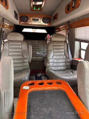 Orange Chevrolet Express 1997 in Tartu, with an engine capacity of 5.70 L and mileage of 248 thousand km for 7000 €, photo 9 on AUTOMOTO.COM.LV