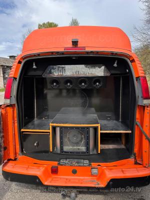 Orange Chevrolet Express 1997 in Tartu, with an engine capacity of 5.70 L and mileage of 248 thousand km for 7000 €, photo 11 on AUTOMOTO.COM.LV