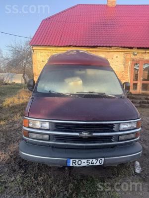 Red Chevrolet Express 2000 in Cesis, with an engine capacity of 5.00 L and mileage of 195 thousand km for 3200 €, photo  on AUTOMOTO.COM.LV