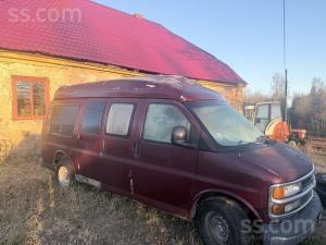 Red Chevrolet Express 2000 in Cesis, with an engine capacity of 5.00 L and mileage of 195 thousand km for 3200 €, photo 2 on AUTOMOTO.COM.LV