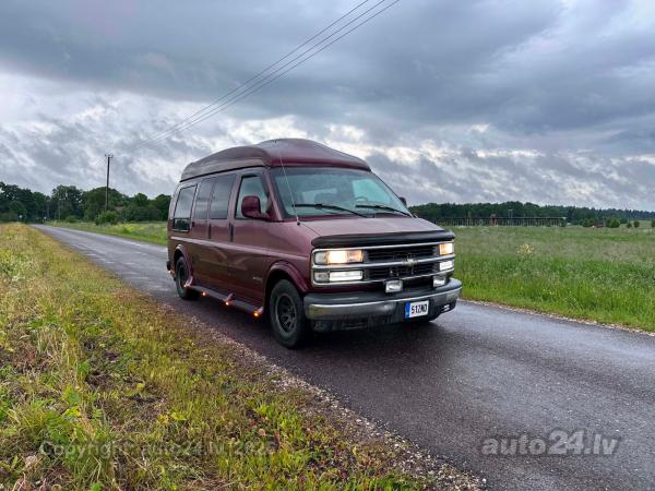 Red Chevrolet Express 1997 in Tallinn, with an engine capacity of 5.70 L and mileage of 330 thousand km for 6900 €, photo 1 on AUTOMOTO.COM.LV
