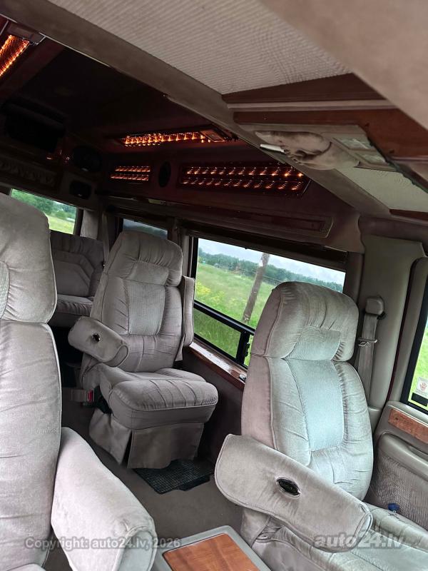 Red Chevrolet Express 1997 in Tallinn, with an engine capacity of 5.70 L and mileage of 330 thousand km for 6900 €, photo 4 on AUTOMOTO.COM.LV