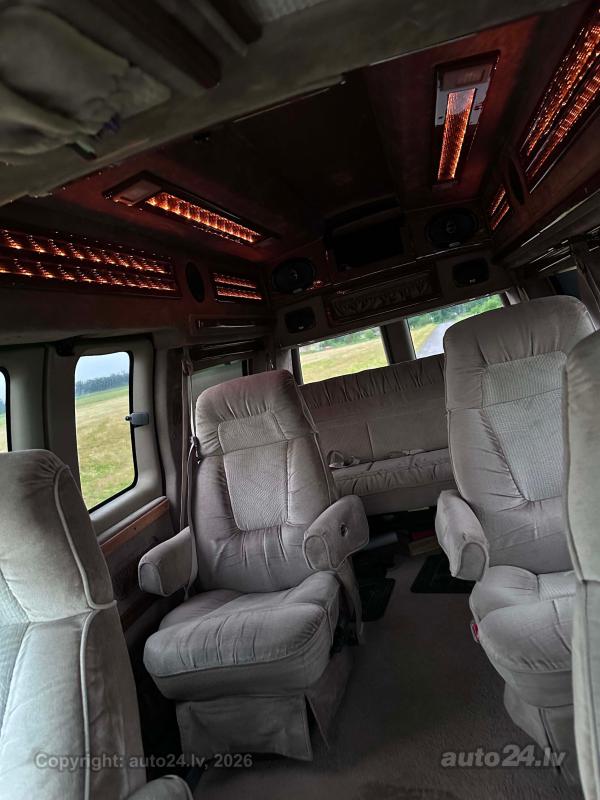 Red Chevrolet Express 1997 in Tallinn, with an engine capacity of 5.70 L and mileage of 330 thousand km for 6900 €, photo 5 on AUTOMOTO.COM.LV