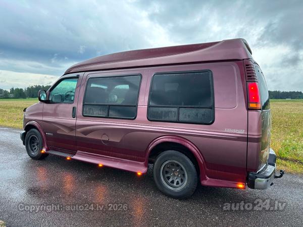 Red Chevrolet Express 1997 in Tallinn, with an engine capacity of 5.70 L and mileage of 330 thousand km for 6900 €, photo 8 on AUTOMOTO.COM.LV