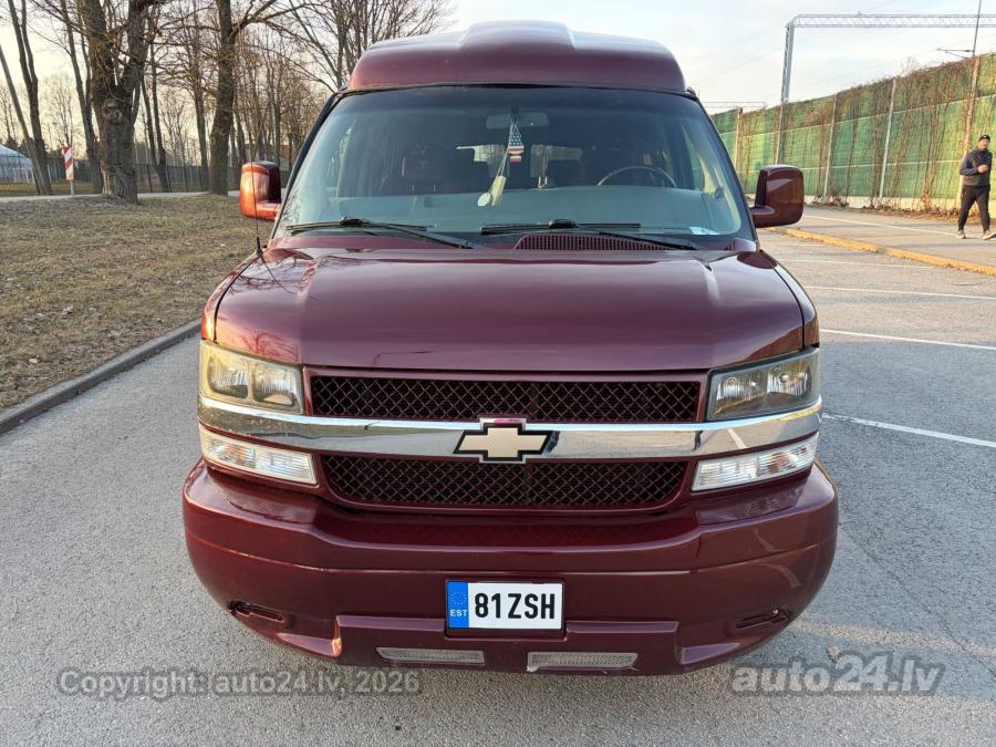 Sarkans Chevrolet Express 2003 Tartu, ar dzinēja tilpumu 5.30 L un nobraukumu 186 tūkst. km par 16300 €, foto 3 vietnē AUTOMOTO.COM.LV