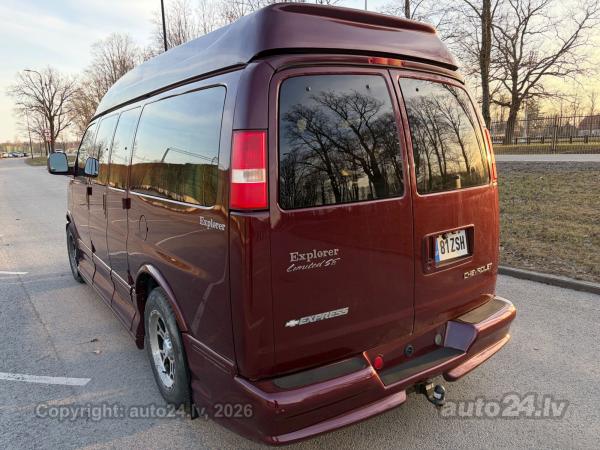 Sarkans Chevrolet Express 2003 Tartu, ar dzinēja tilpumu 5.30 L un nobraukumu 186 tūkst. km par 16300 €, foto 9 vietnē AUTOMOTO.COM.LV