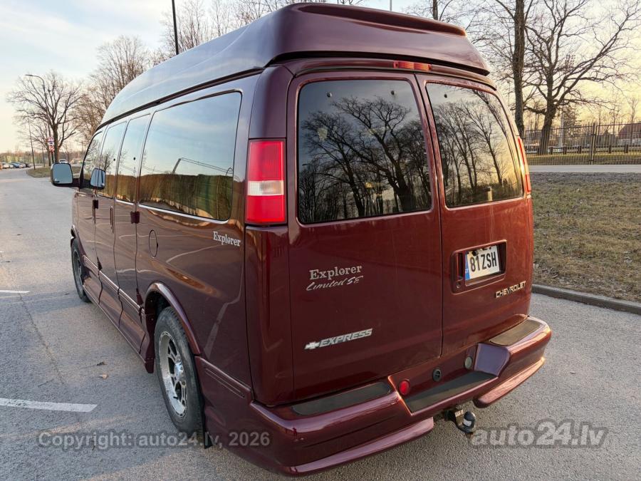 Sarkans Chevrolet Express 2003 Tartu, ar dzinēja tilpumu 5.30 L un nobraukumu 186 tūkst. km par 16300 €, foto 9 vietnē AUTOMOTO.COM.LV