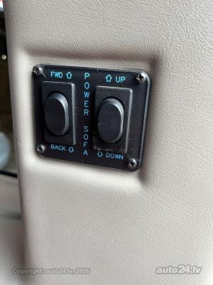 Sarkans Chevrolet Express 2003 Tartu, ar dzinēja tilpumu 5.30 L un nobraukumu 186 tūkst. km par 16300 €, foto 15 vietnē AUTOMOTO.COM.LV